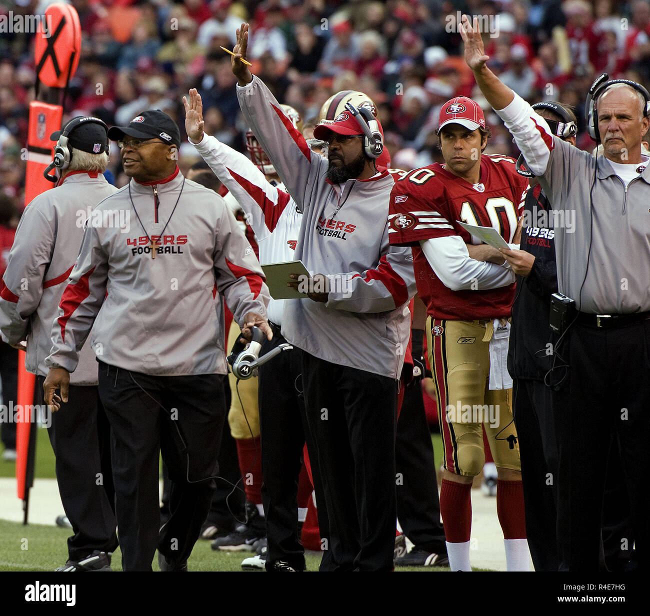 Professional football coaching staff hi-res stock photography and ...