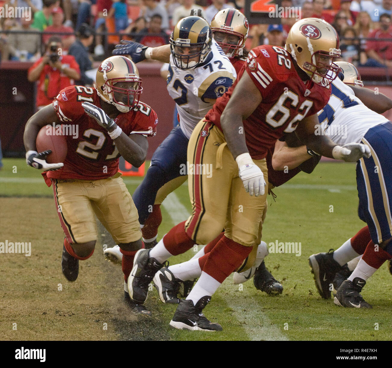 San Francisco, California, USA. 16th Nov, 2008. behind guard Chilo ...
