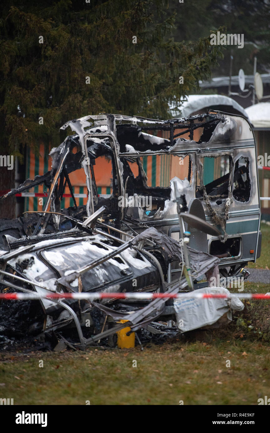 Burnt down trailer hi-res stock photography and images - Alamy
