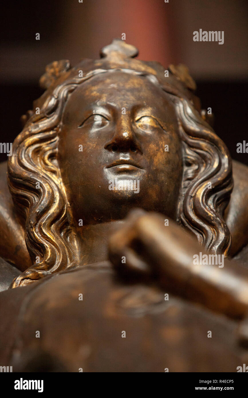 Rome, Italy. 27th Nov 2018. A cast of the tombstone of Eleanor of ...