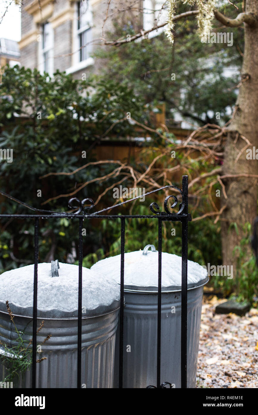 Garbage can house hi-res stock photography and images - Alamy