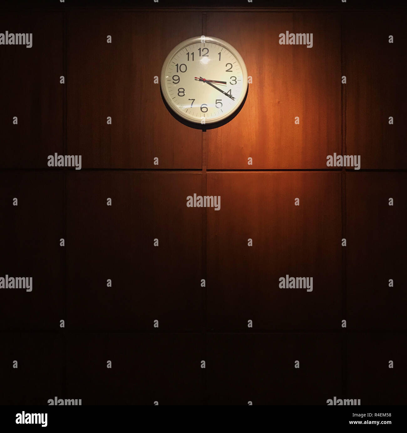 Hanging object hi-res stock photography and images - Alamy