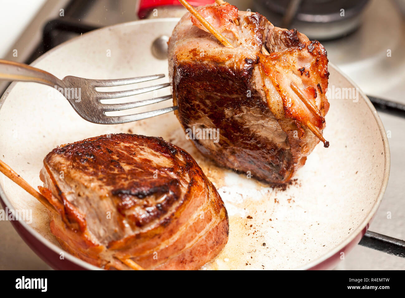 Filet Mignon Preparation : Searing and cooking beef tenderloin ...
