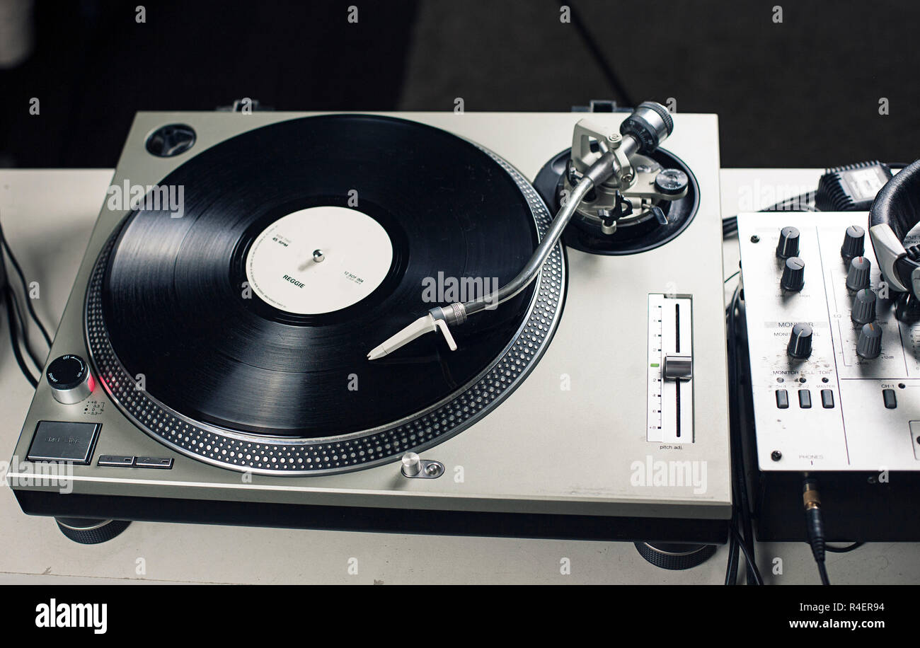 Record collection vinyle hi-res stock photography and images - Alamy