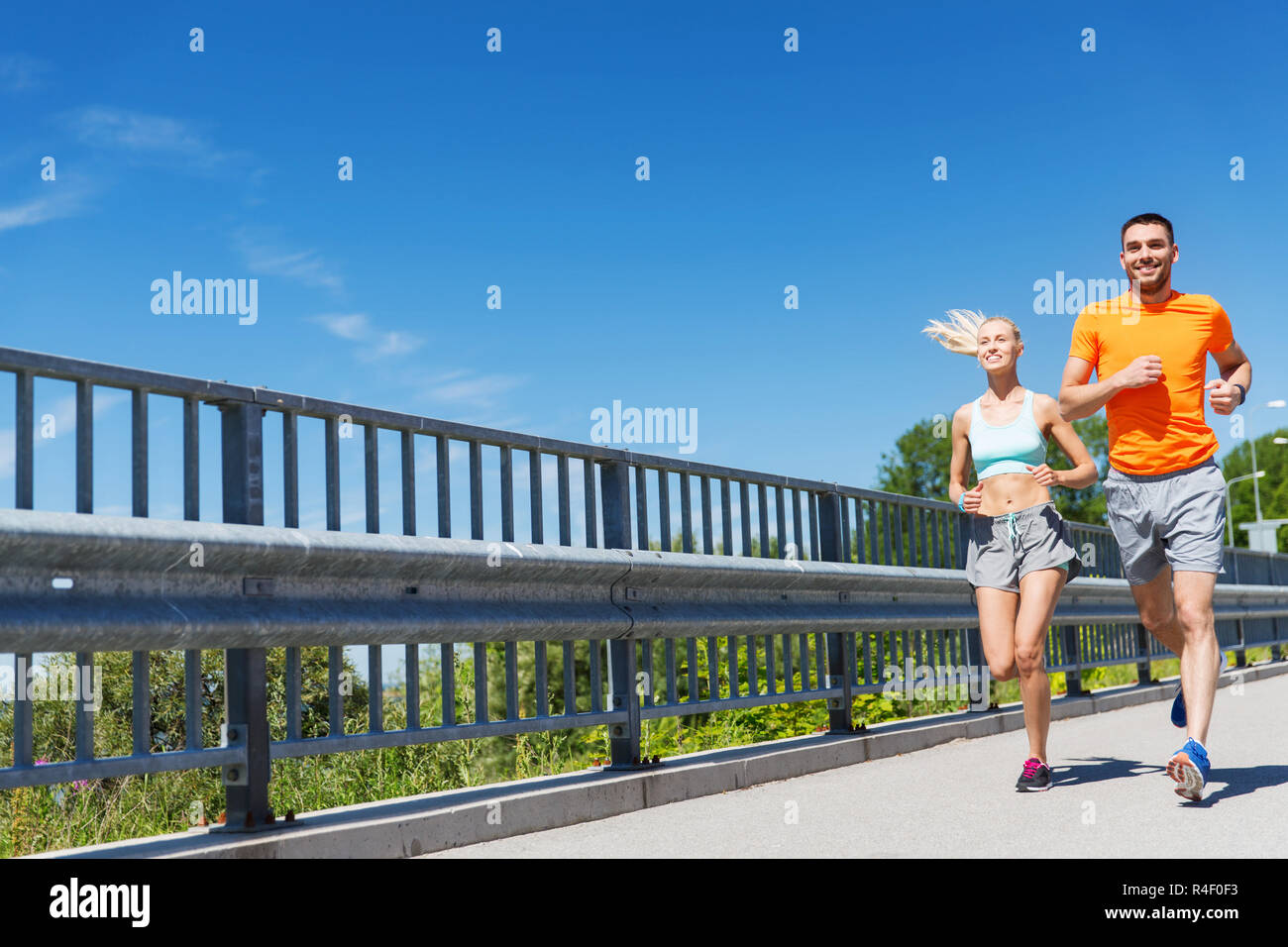 Couple fencing sport hi-res stock photography and images - Alamy
