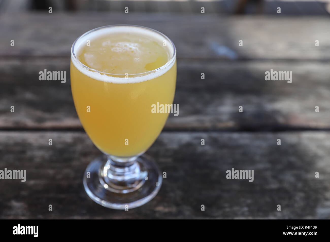 American pale ale hi-res stock photography and images - Alamy
