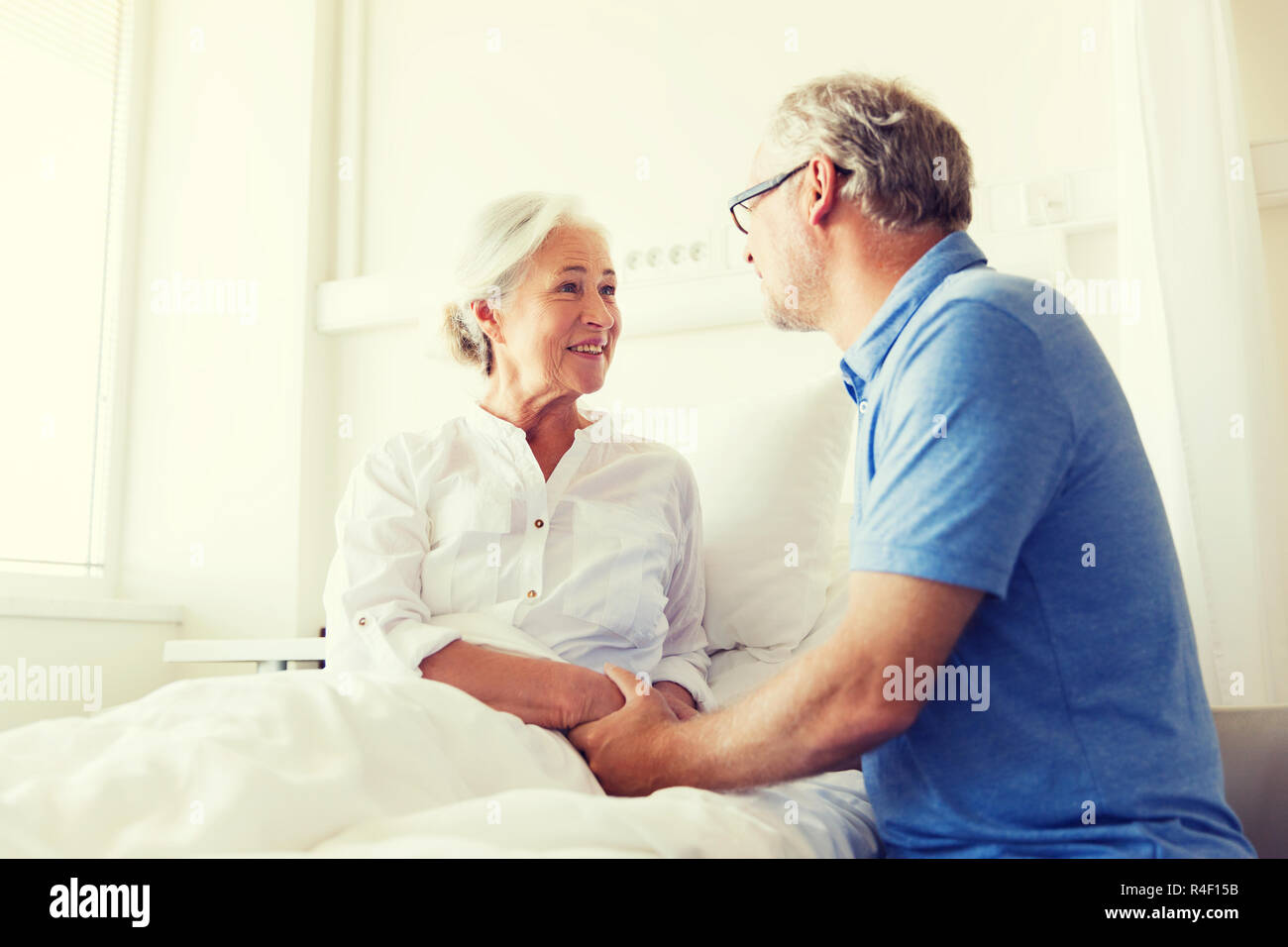 Spouse old hospital bed hi-res stock photography and images - Alamy