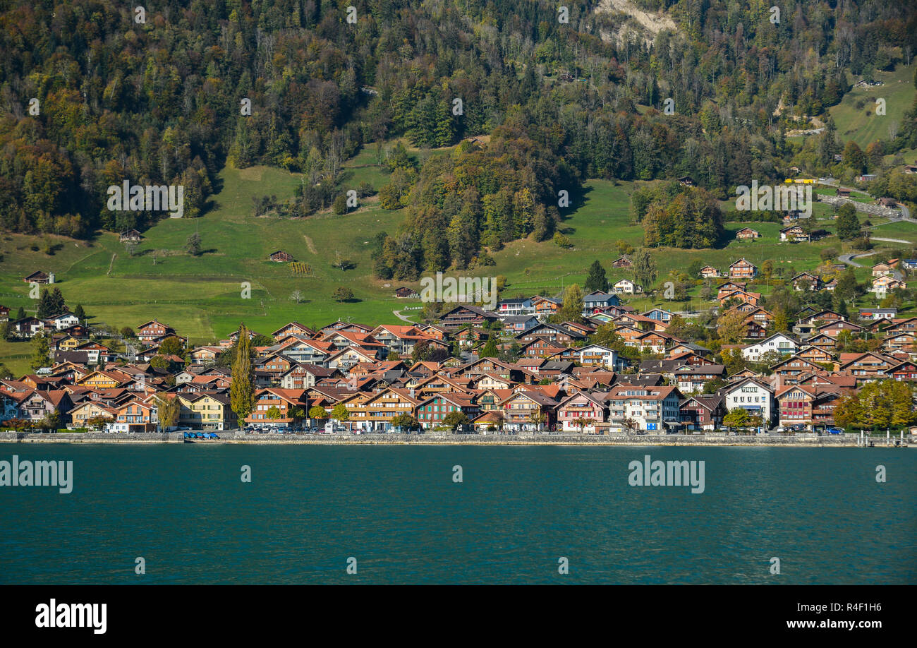 Beautiful scenery of Lake Brienz, Switzerland. The turquoise Lake ...