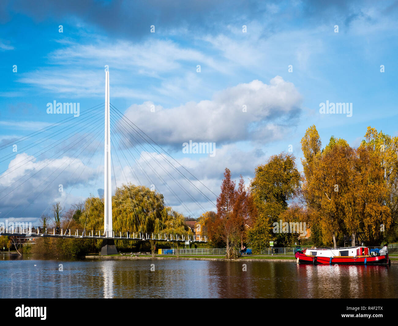 Narrow Boats on the River Thames at Reading, Berkshire, England, UK, GB ...