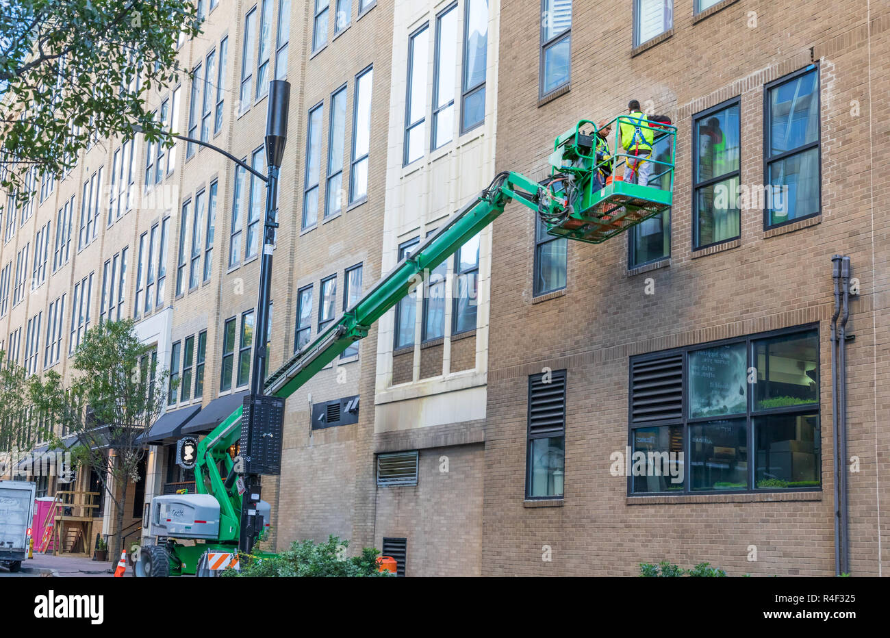 Brick lift hi-res stock photography and images - Alamy