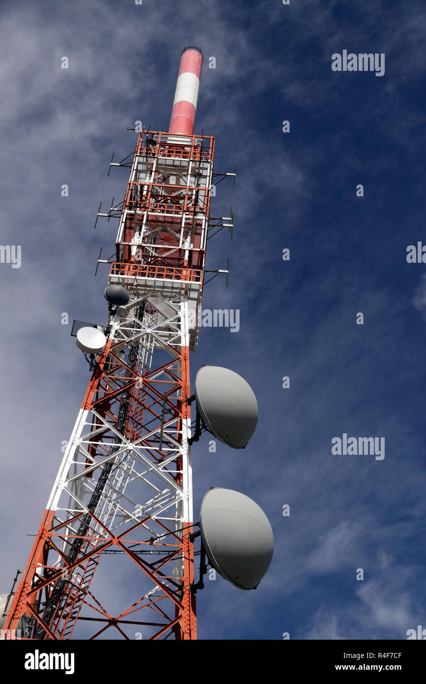 Comm tower hi-res stock photography and images - Alamy