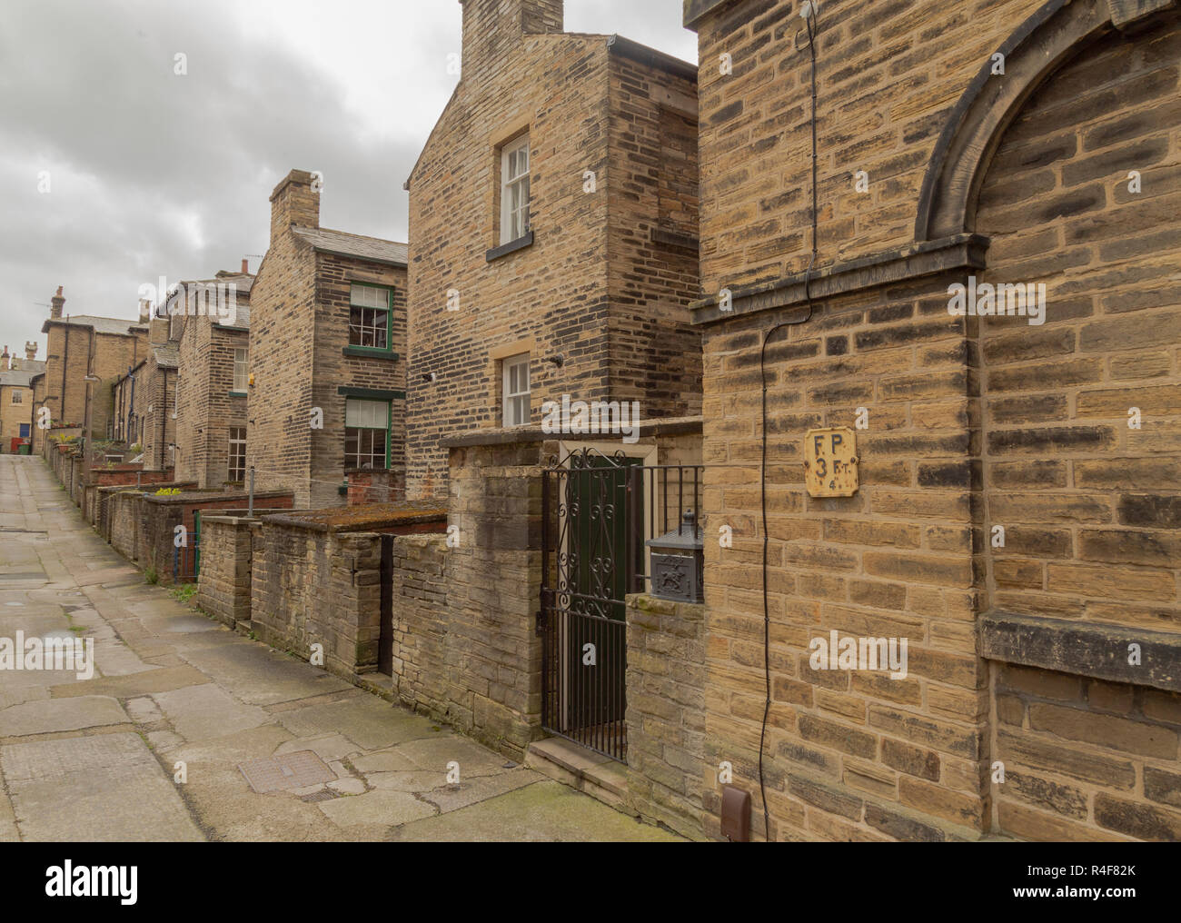 Victorian mill workers hi-res stock photography and images - Alamy