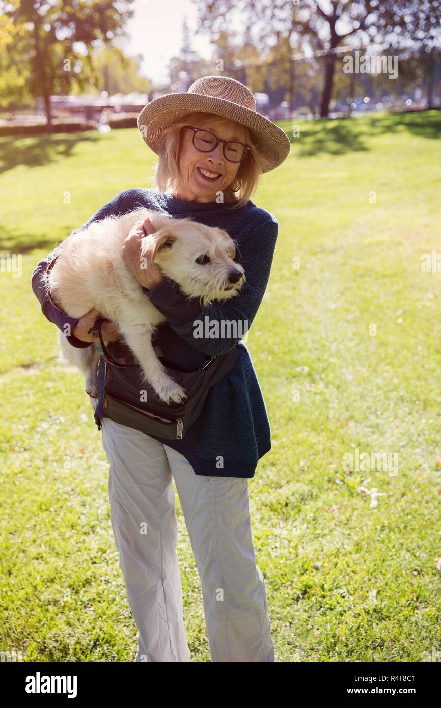 Old lady white hair hi-res stock photography and images - Alamy