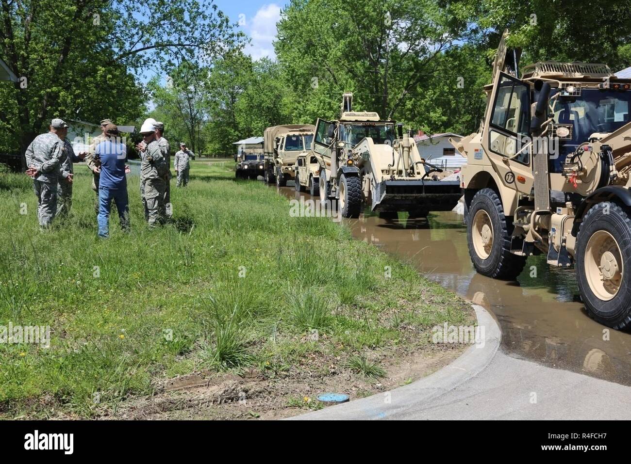 Missouri Army National Guard 220th Engineer Company arrives on Starling ...