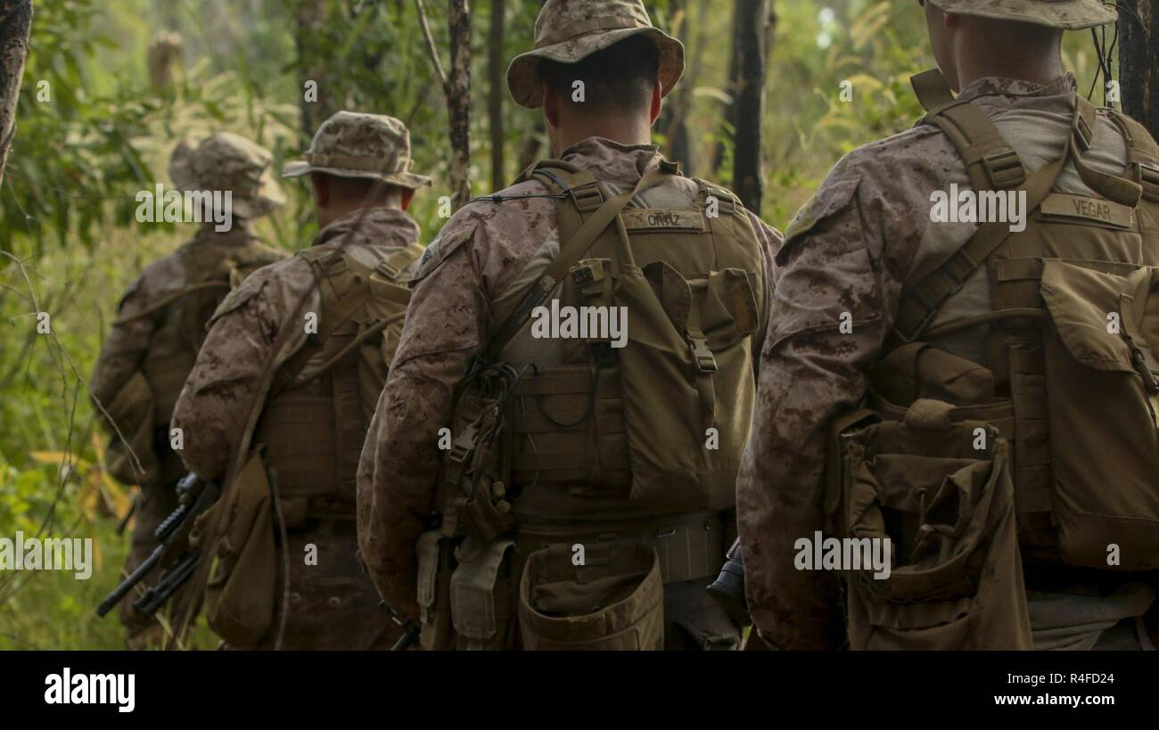 AUSTRALIAN ARMY BASE ROBERTSON BARRACKS, Darwin – U.S. Marines with 3rd ...