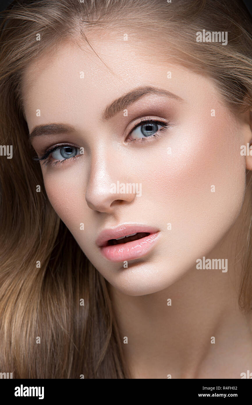 Beautiful girl with perfect skin Stock Photo - Alamy
