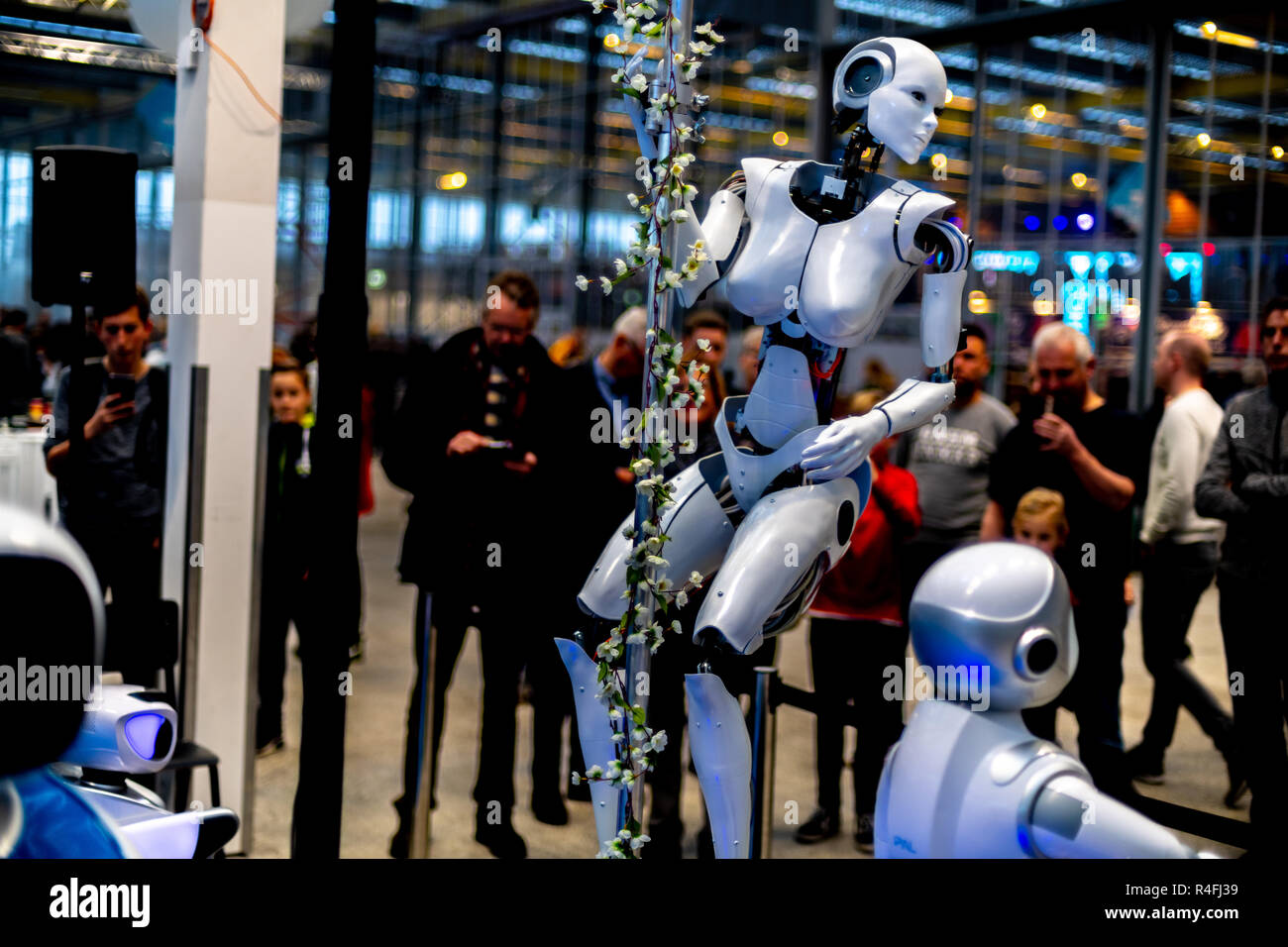 Remote robot hi-res stock photography and images - Alamy