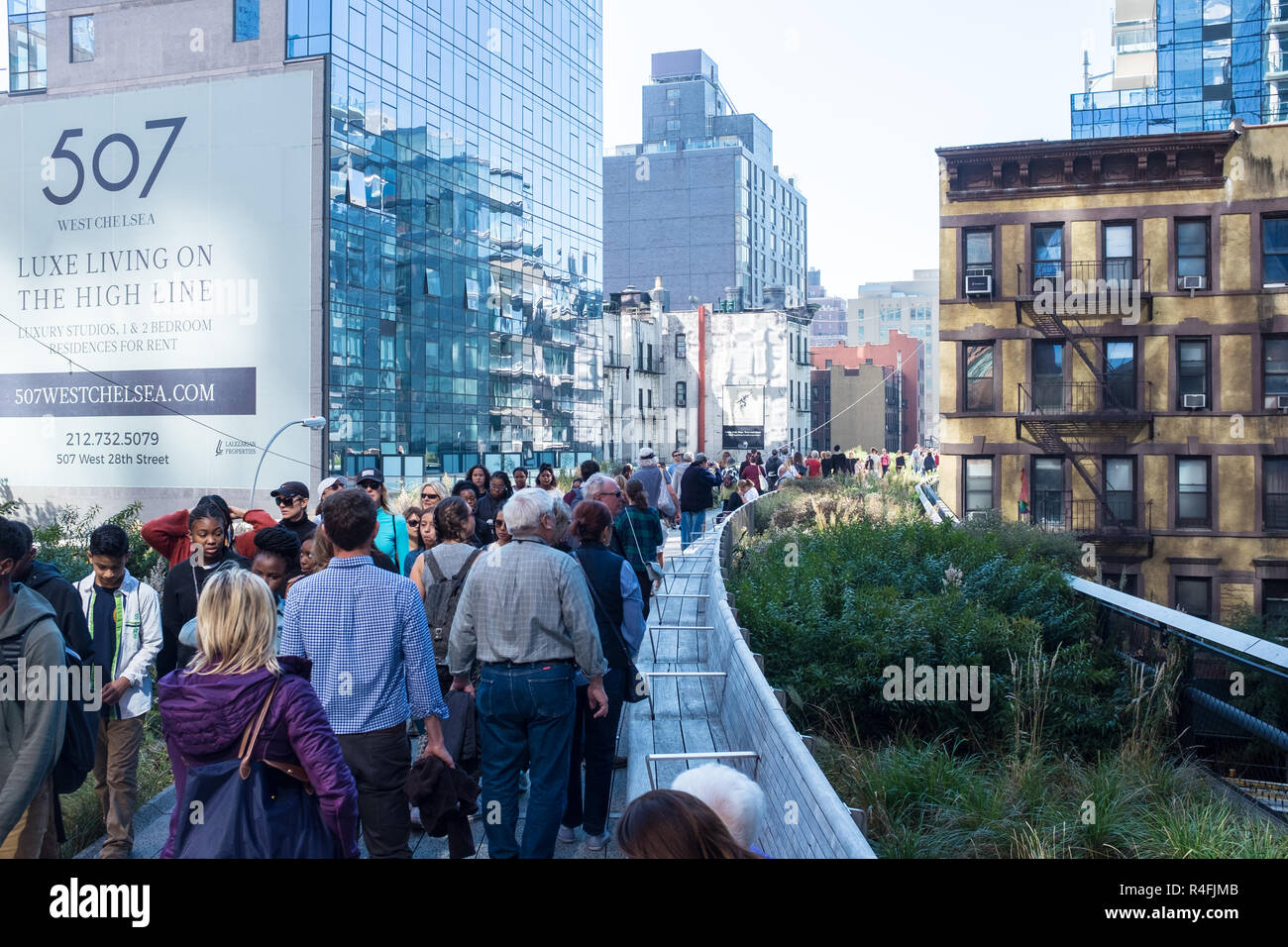High line gardens hi-res stock photography and images - Alamy