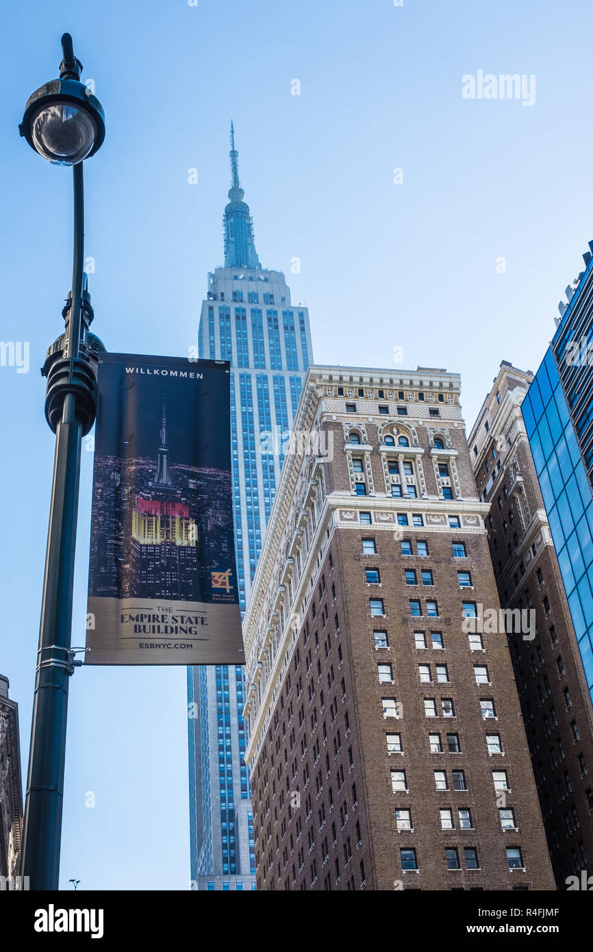 Empire state building from 34th street hi-res stock photography and ...