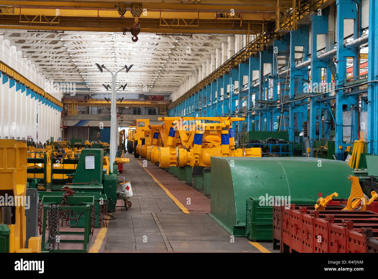 Large robot construction hi-res stock photography and images - Alamy