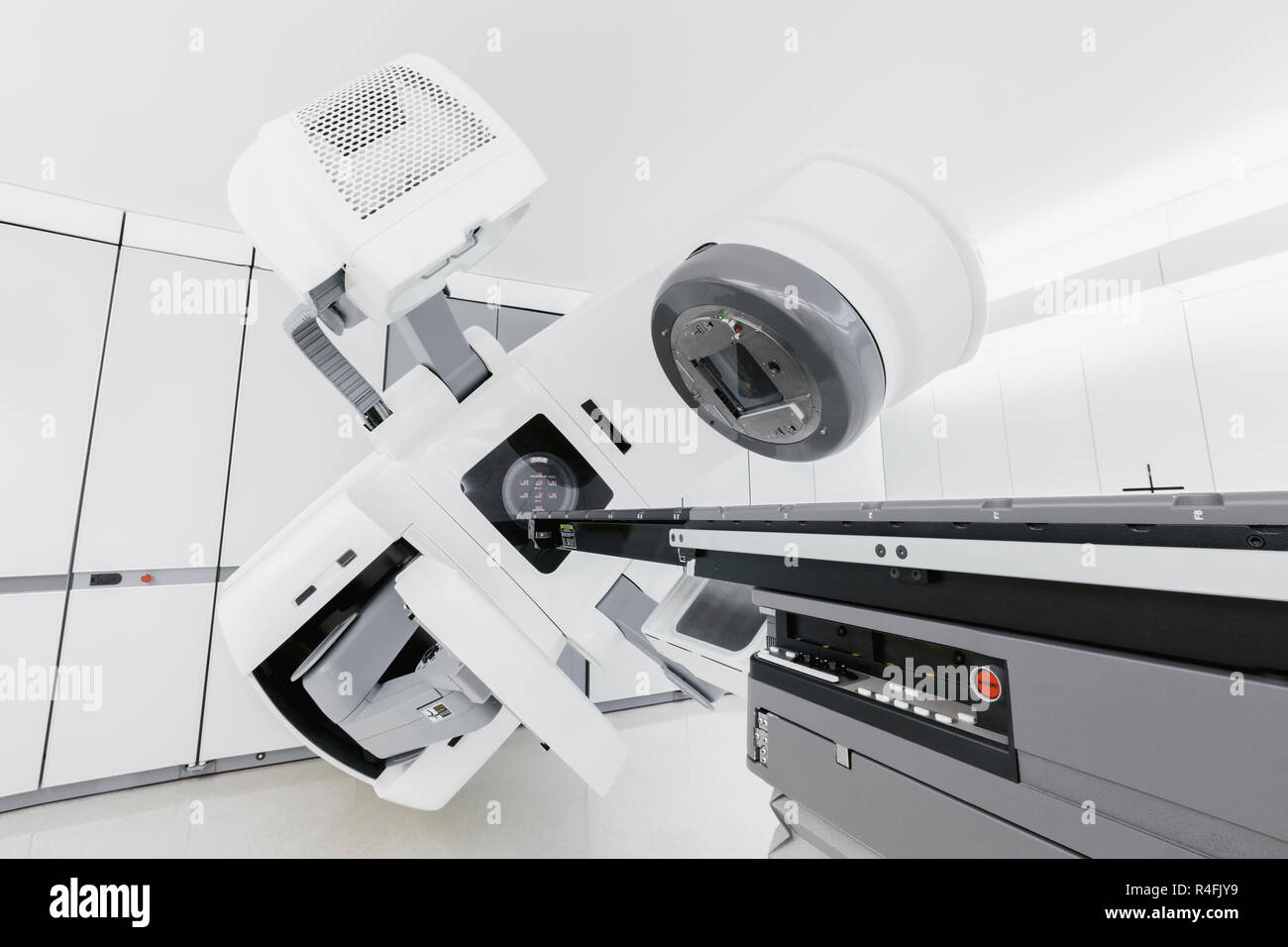 Linear accelerator hi-res stock photography and images - Alamy