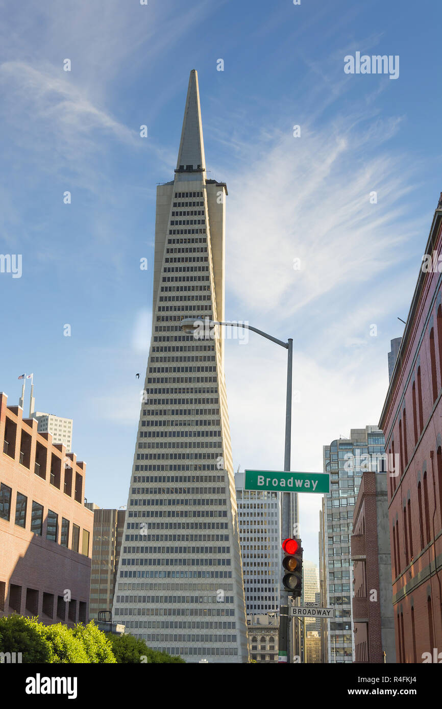 Transamerica Buildin in San Francisco Stock Photo - Alamy