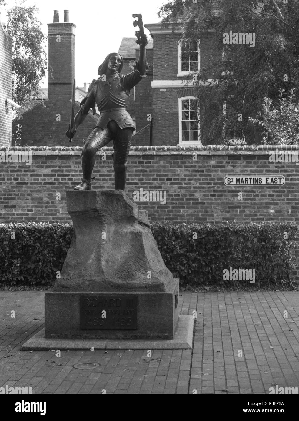 Richard iii statue hi-res stock photography and images - Alamy