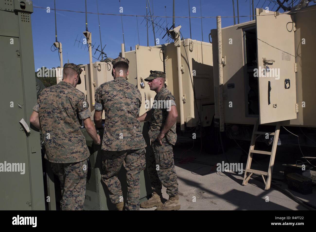 Marine air control squadron macs 2 hi-res stock photography and images ...