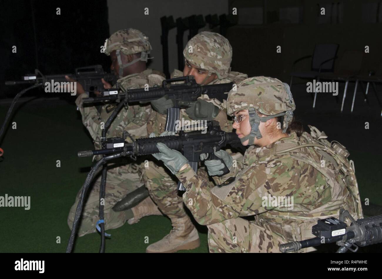 Army est 2000 hi-res stock photography and images - Alamy