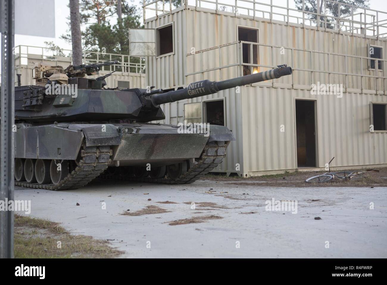 U.S. Marines with 2nd Tank Battalion, 2nd Marine Division (2d MARDIV ...