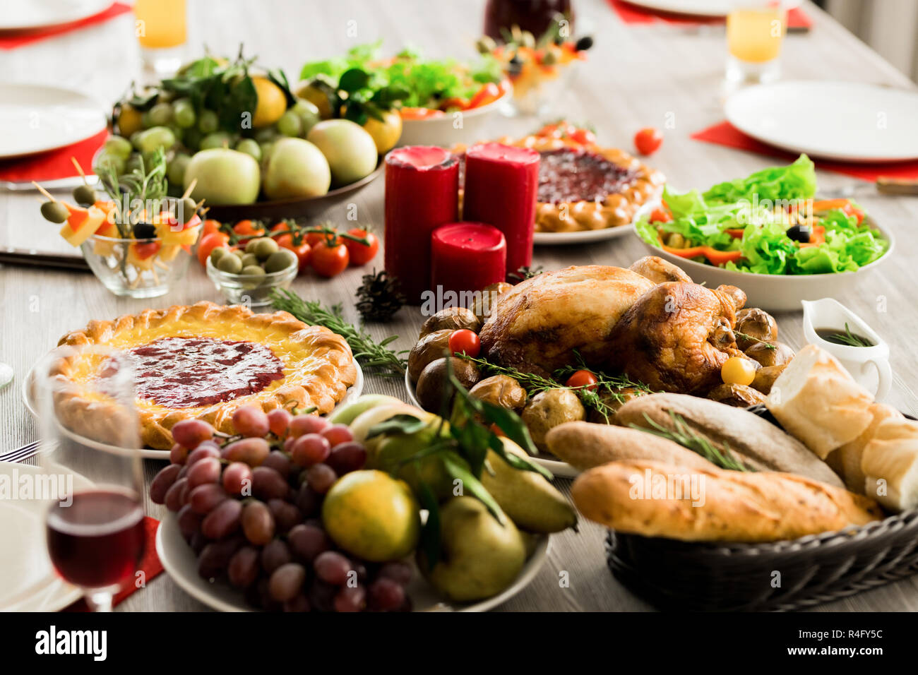 Festive restaurant meal hi-res stock photography and images - Alamy