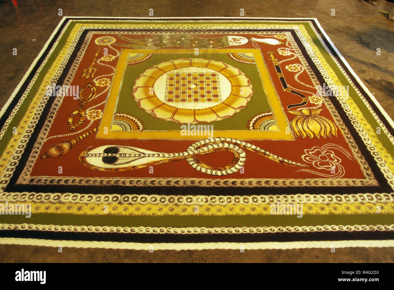 Kolam powder hi-res stock photography and images - Alamy