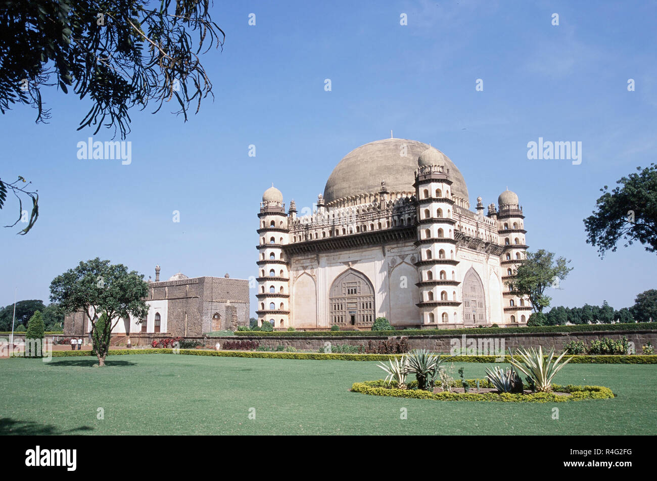 Second largest gallery hi-res stock photography and images - Alamy