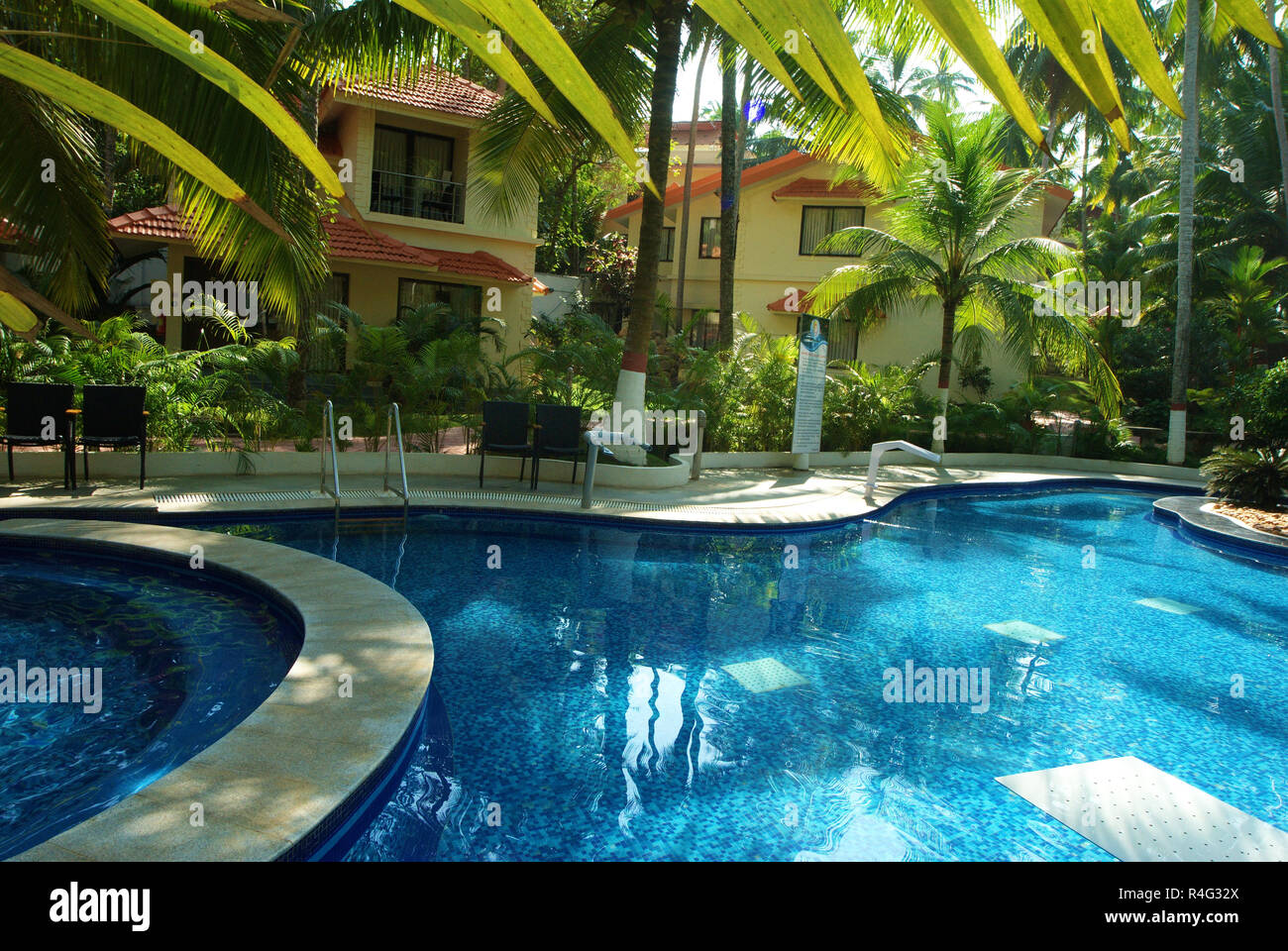 Pool side resort Stock Photo - Alamy