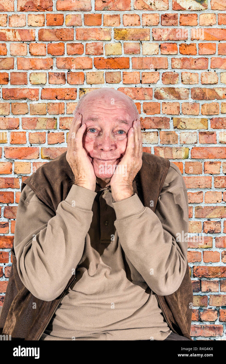 portrait of elderly man in sorrow Stock Photo - Alamy