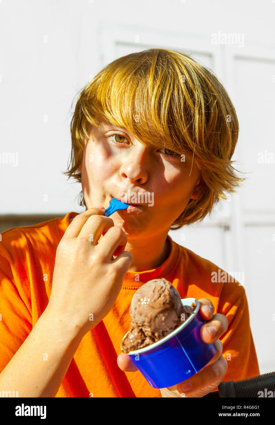 Boy ice cream cone glass hi-res stock photography and images - Alamy