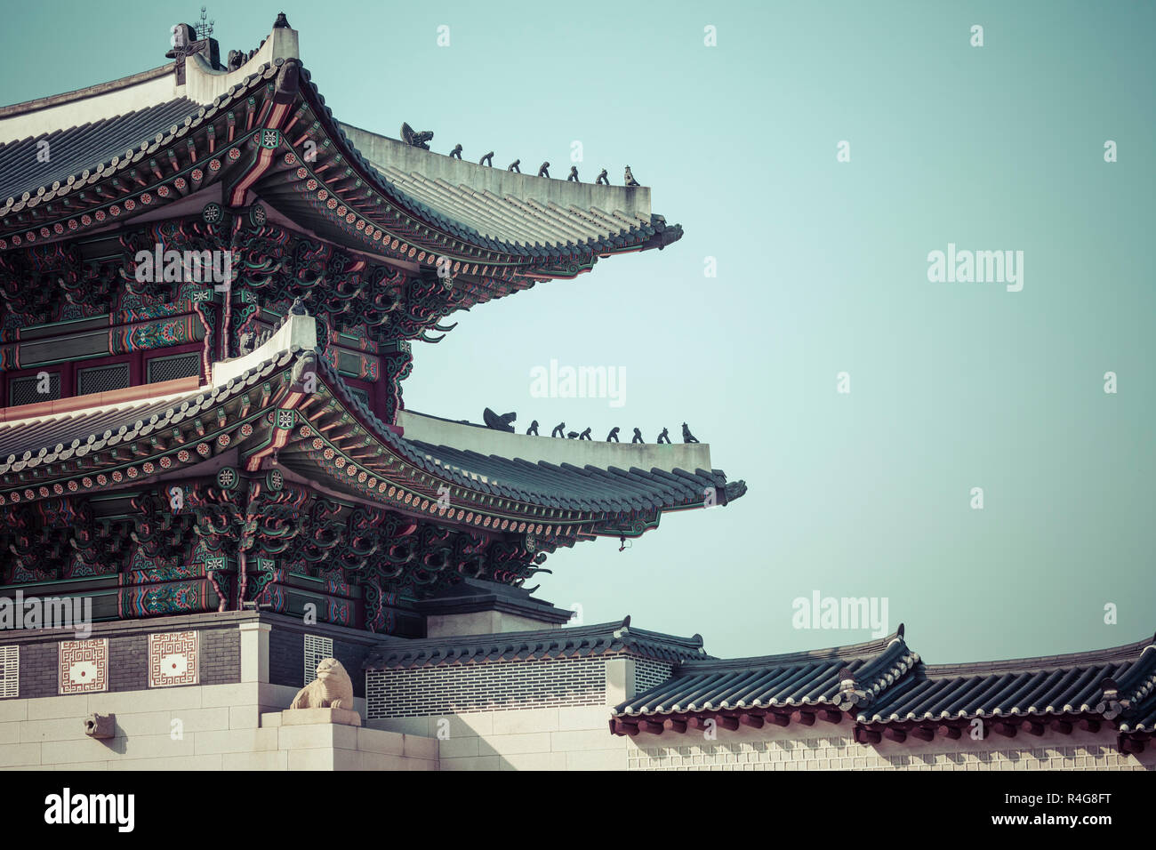 Details of Gyeongbokgung Palace. Traditional Architecture in Korea ...