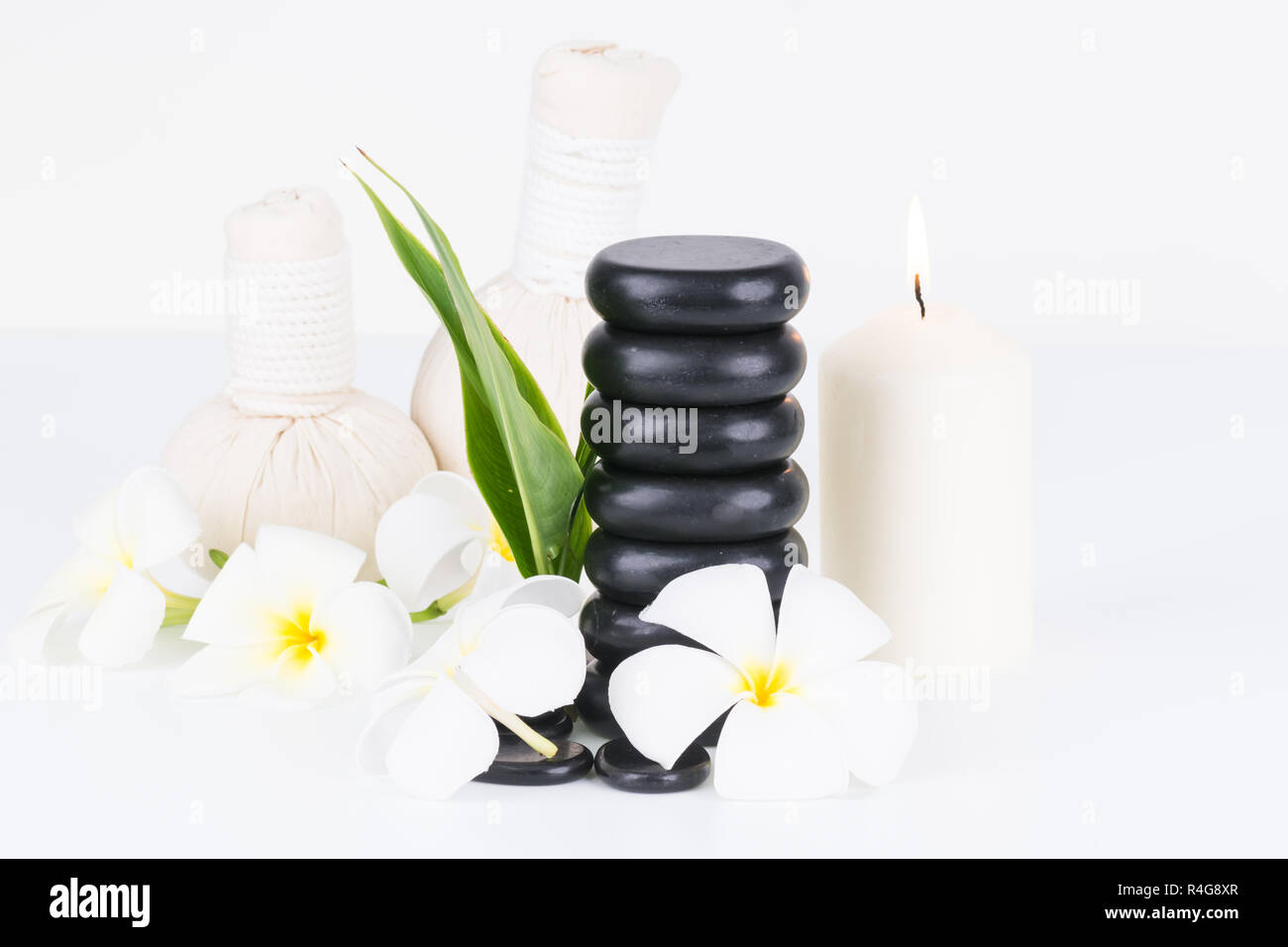 Hot compress herbs hi-res stock photography and images - Alamy