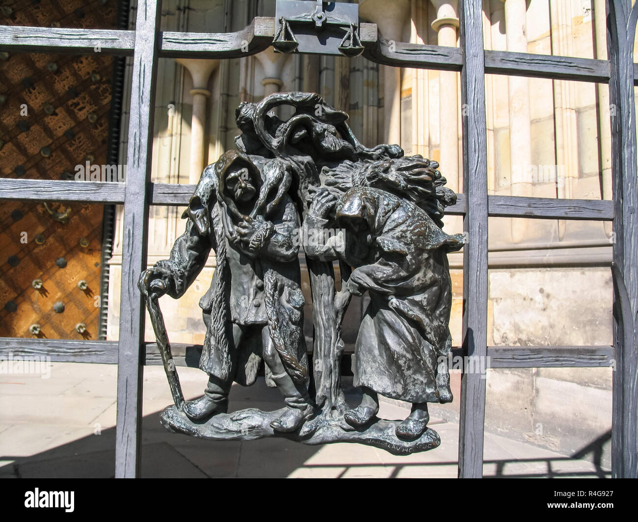 Attractions of city Prague. Statues and monuments. Historical Buildings ...