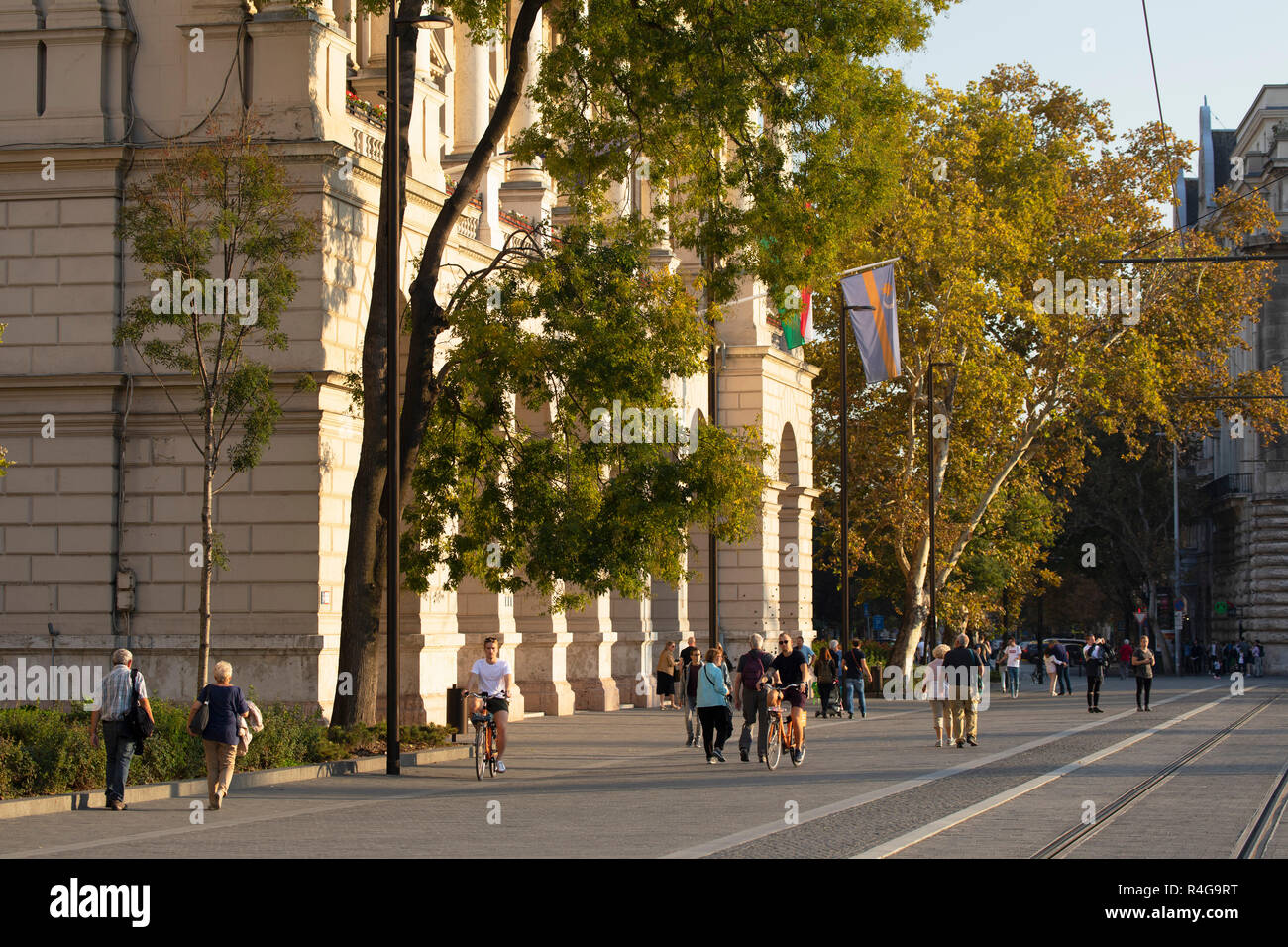 Kossuth lajos square hi-res stock photography and images - Alamy