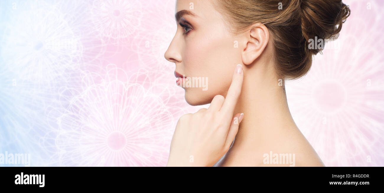 Ear pointing surgery hi-res stock photography and images - Alamy