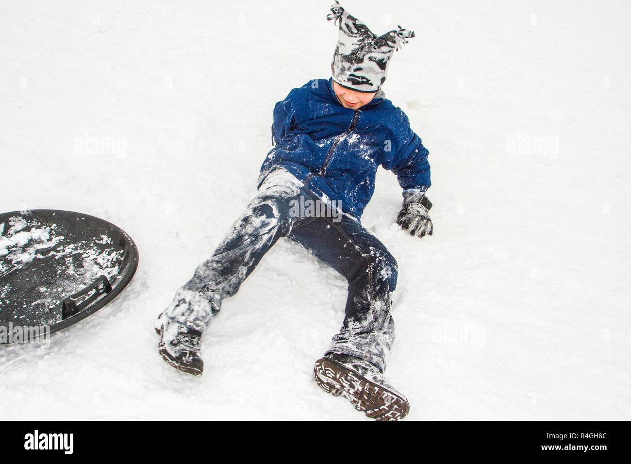 Happy boy enjoys winter hi-res stock photography and images - Alamy