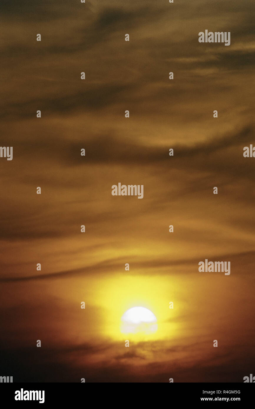 Cloudy sky with sun during sunset, Pune, Maharashtra, India, Asia Stock ...