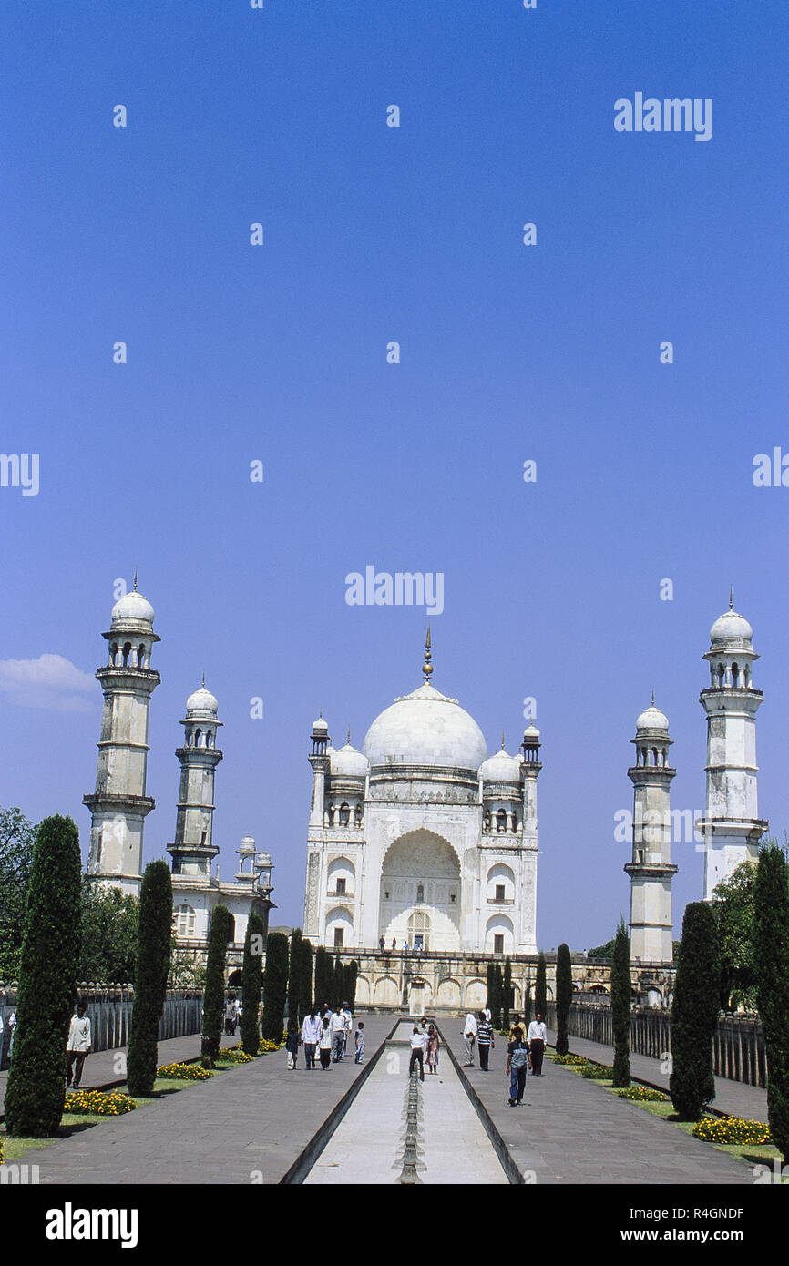 Women ka hi-res stock photography and images - Alamy