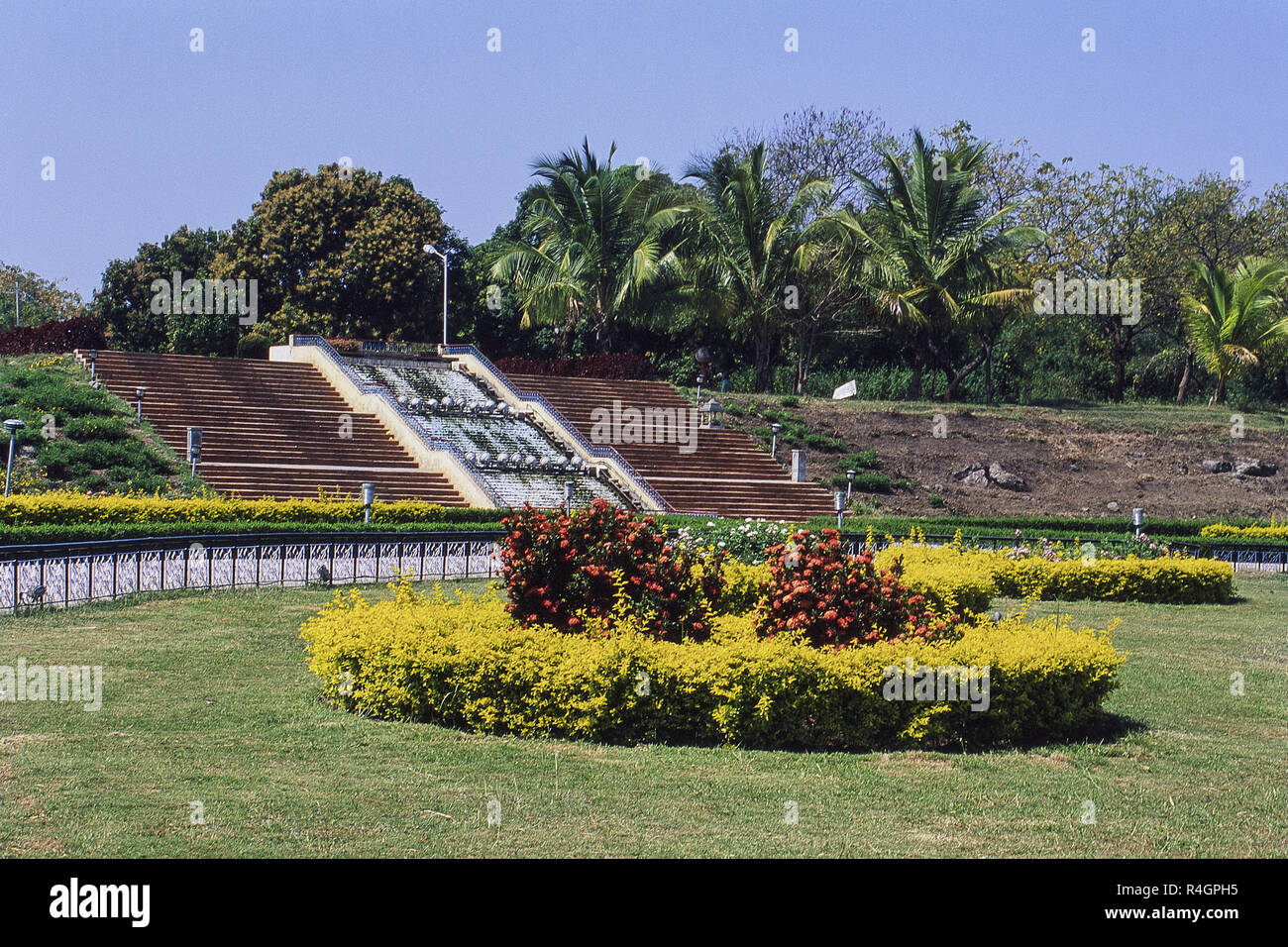 Garden at Sant Dnyaneshwar Udyan, Paithan, Maharashtra, India, Asia ...