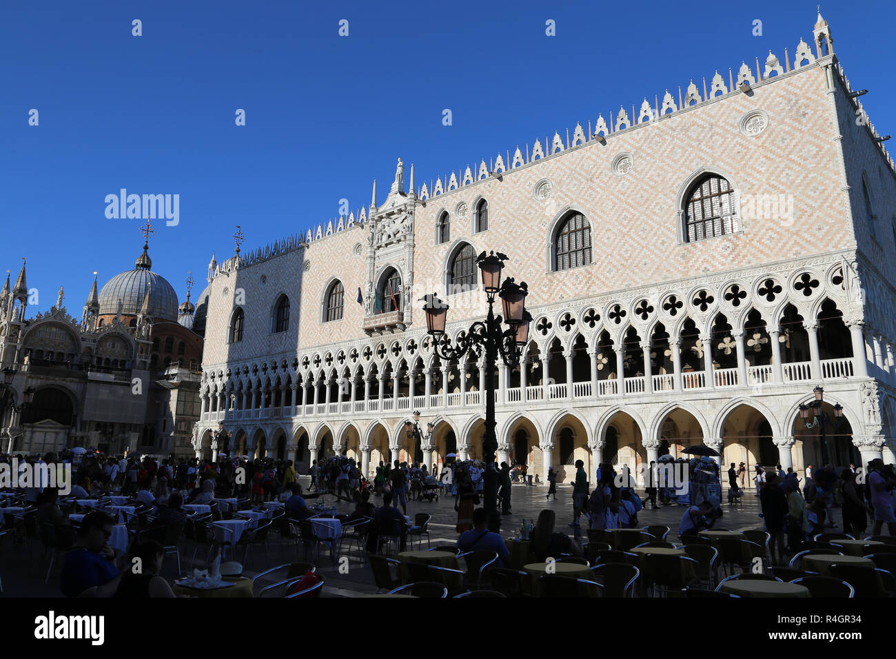 Italy. Venice. Doge's Palace. 14th-15th century. Venetian Gothic style ... Italy. Venice. Doge's Palace. 14th-15th century. Venetian Gothic style ...