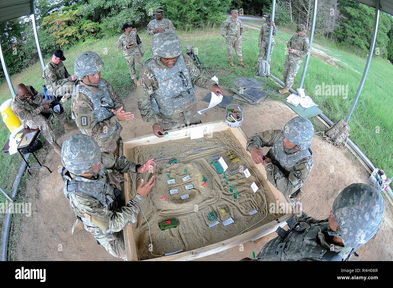Ammunition transfer holding point hi-res stock photography and images ...