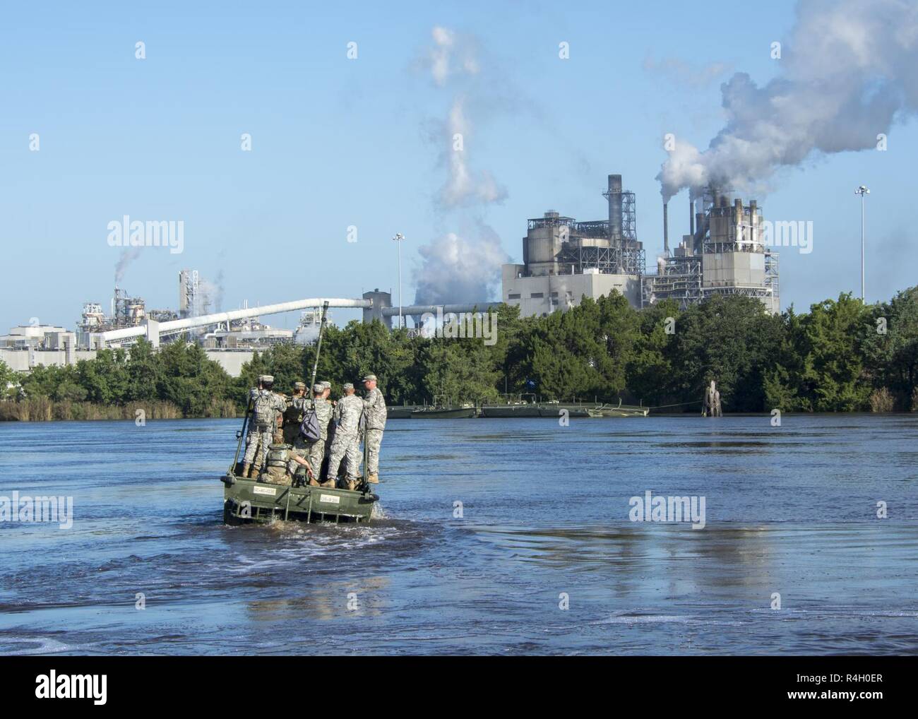 125th multi role bridge company hi-res stock photography and images - Alamy