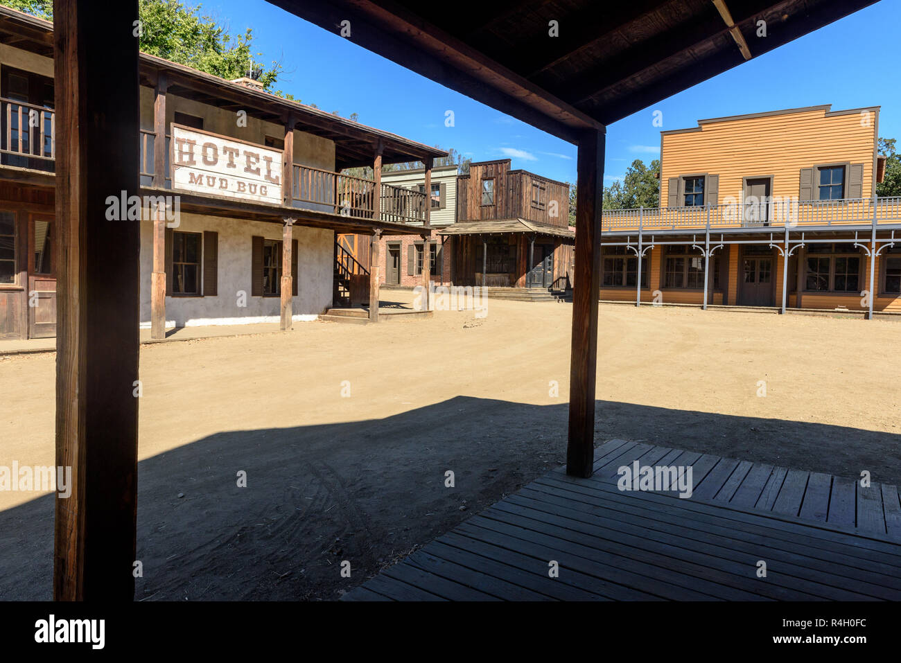 Paramount studios los angeles set hi-res stock photography and images ...