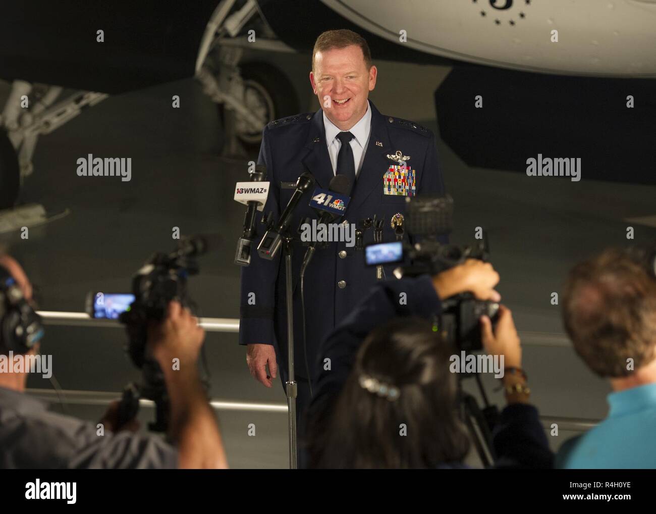 Newly appointed commander of Air Force Reserve Command, Lt. Gen ...
